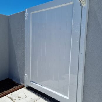 Made-to-measure Manual Gates, based in Kirrawee, Sydney